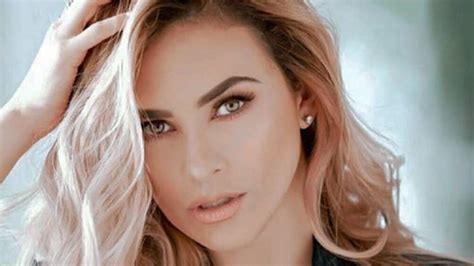 Aracely Arámbula causa furor con sensuales fotos al desnudo en su