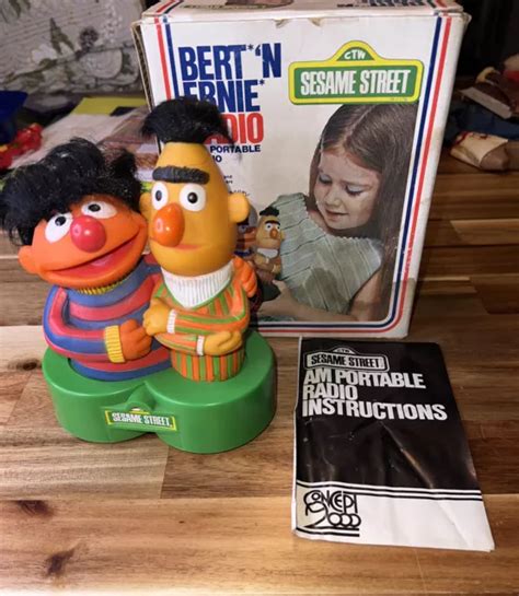 Sesame Street Bert N Ernie Vintage Portable Am Radio With Box