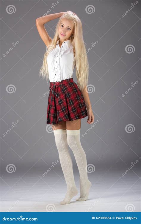 Belle Fille Sexy Dans La Jupe Courte Checkered Photo Stock Image Du
