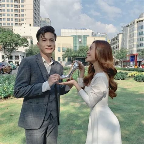 Ninh Dương Lan Ngọc cười như nắc nẻ khi bị đồn kết hôn với S T