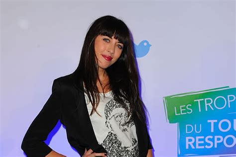 Nolwenn Leroy En Pantalon Noir Et T Shirt Imprim