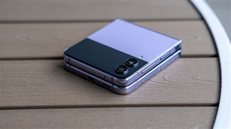 Samsung Galaxy Z Flip Review Happy As A Clamshell Android Authority
