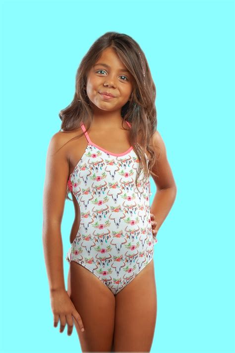 Ba Ador Ni A Cr Neos Belen Zotano Swimwear