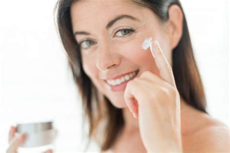 Las 4 Mejores Cremas Reafirmantes Para La Cara