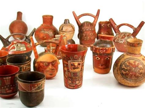 Descubre la fascinante cerámica Wari y su influencia en la cultura