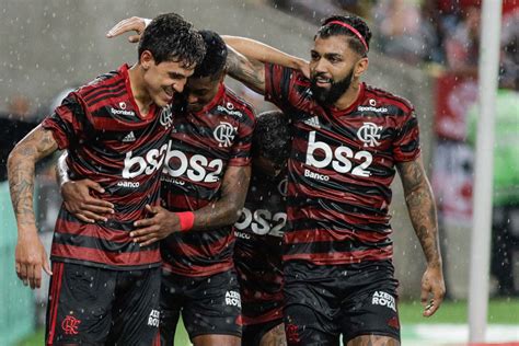 Flamengo Leva Susto Mas Supera Resende Na Estreia Da Equipe Principal