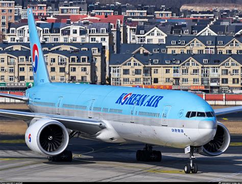 HL7782 Korean Air Boeing 777 3B5ER Photo By Sunshydl ID 1562509