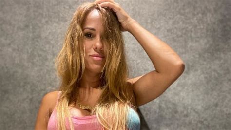 Barby Silenzi se filmó con ropa interior de transparencias y jugó al