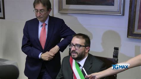 Biondi è formalmente il nuovo sindaco dell Aquila Cialente consegna la