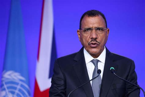 Niger La France Suspend Ses Aides LUnion Africaine Fixe Un