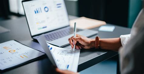 Como Evitar O Consumismo 6 Dicas Para Controlar Os Gastos Blog Limpa