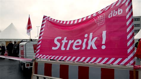Streik Des Sicherheitspersonals Legt Flughafen Lahm 17 30live