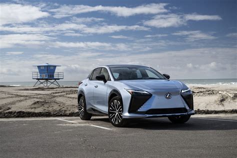 El Lexus Rz E Llega Sin Mucho Ruido Como El Primer Veh Culo