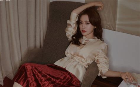 Rộ tin mỹ nhân Diên Hi công lược hẹn hò đàn em kém 10 tuổi Cầu Thủ