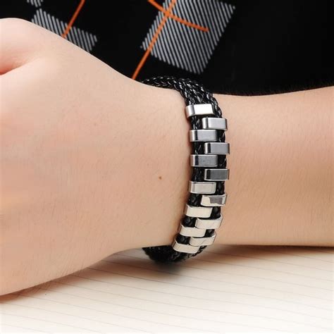 Pulseira Masculina de Couro Trançado Preto e Aço Alternados Mercado