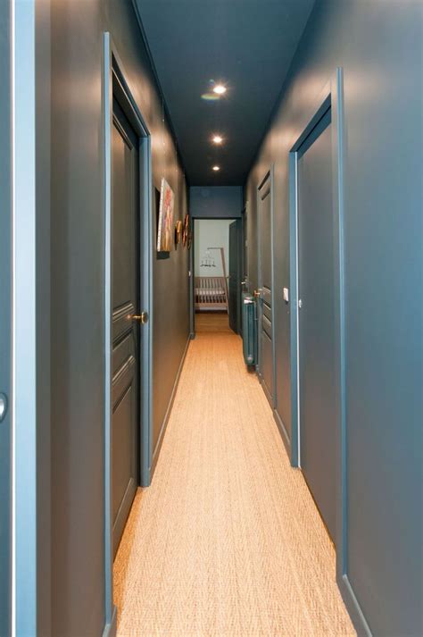 Aménagement couloir étroit et sombre Idée déco couloir Couloirs