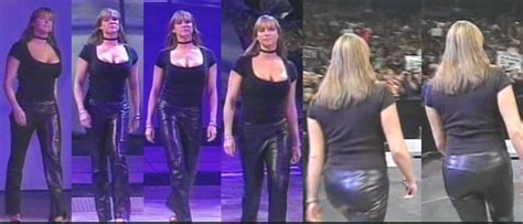Stephanie McMahon Levesque Desnuda En WWE Divas