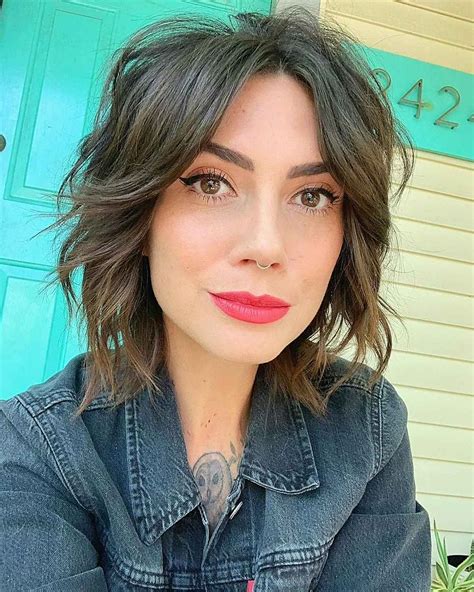 38 Low Maintenance Medium Length Haircuts For Busy Women Artofit