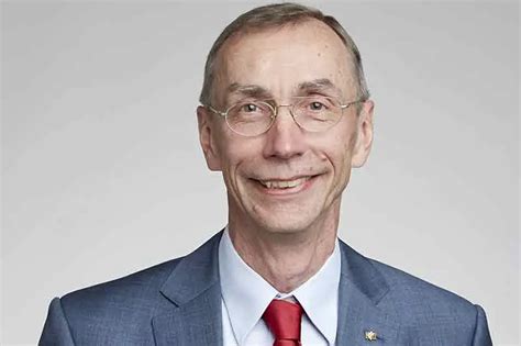 Svante Pääbo obtient le prix Nobel de médecine 2022