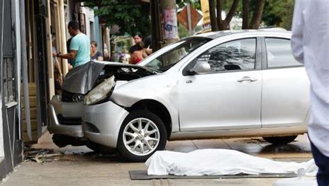 Motorista morre após sofrer mal súbito ao volante e carro atingir