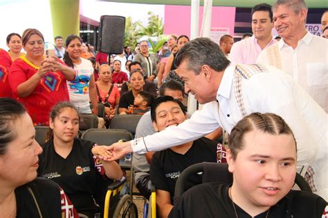Entrega Rutilio Escand N Apoyos De Los Programas Dif A Poblaci N