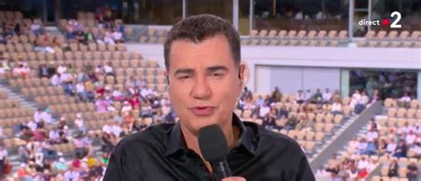 En Plein Tournoi De Roland Garros Le Journaliste Sportif De France