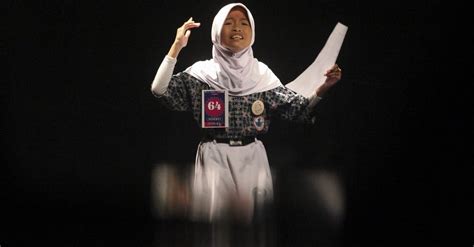 10 Puisi Untuk Ibu Yang Menyentuh Hati Penuh Kasih Sayang