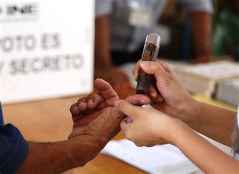 AL PIE DE LA LETRA SORPRENDE ALUD DE ELECTORES