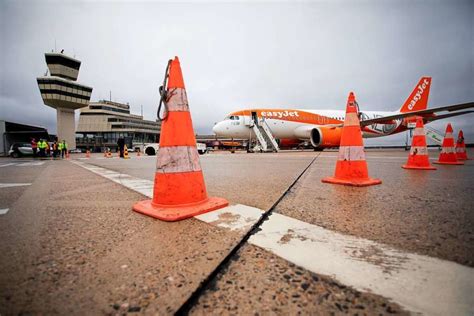 Der Hauptstadtflughafen BER ist eröffnet Deutschland Badische Zeitung