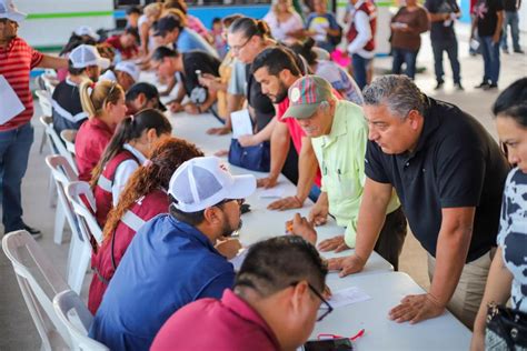 Inscribió Carlos Peña Ortiz a familias de Unidad Obrera en Programa