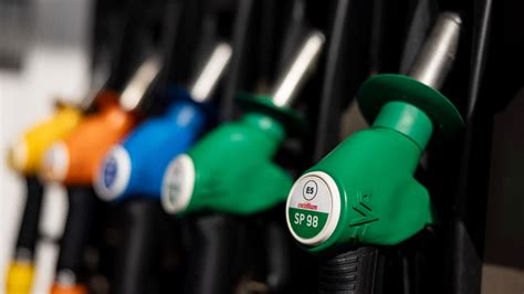 Prix des carburants légère remontée du gazole l essence encore en baisse