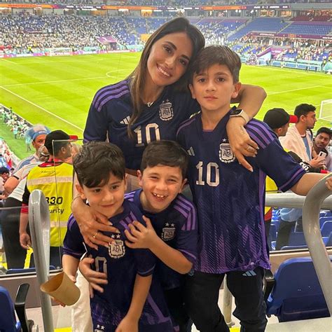 Paulo Londra posó junto a los hijos de Lionel Messi y ellos predijeron